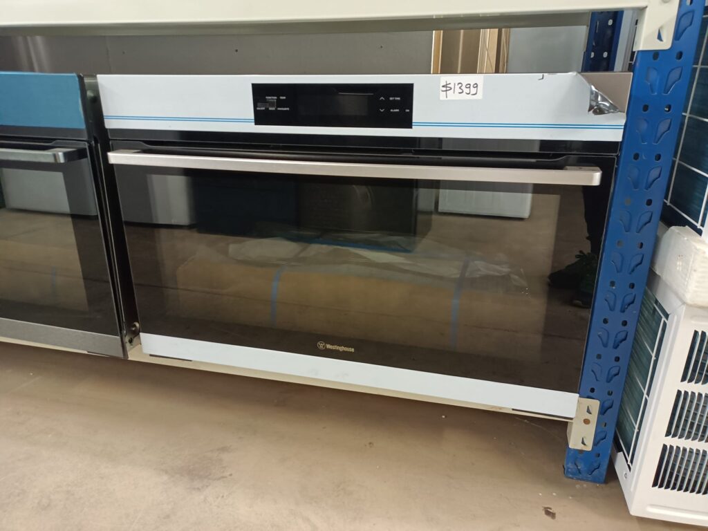 Westinghouse 90cm Electric Built-In Oven - Appliances