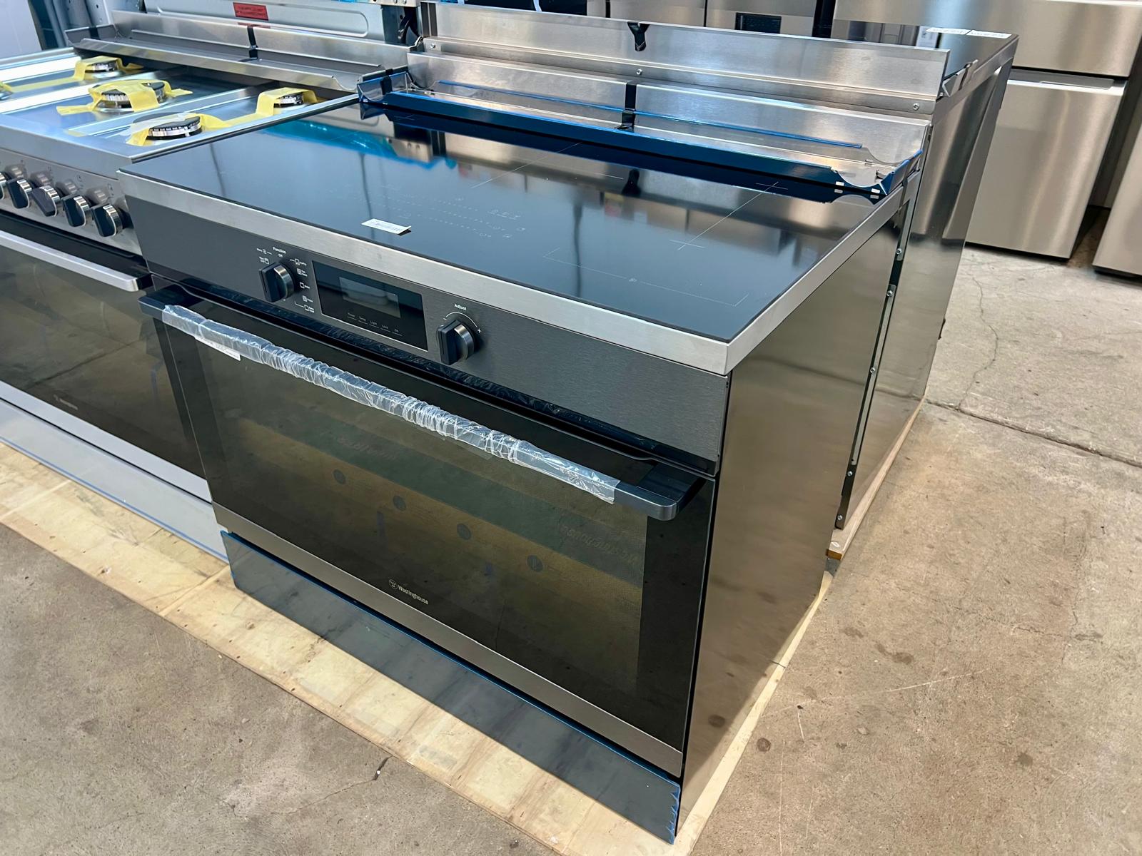 Westinghouse 90cm Electric Freestanding Oven with Induction Cooktop ...